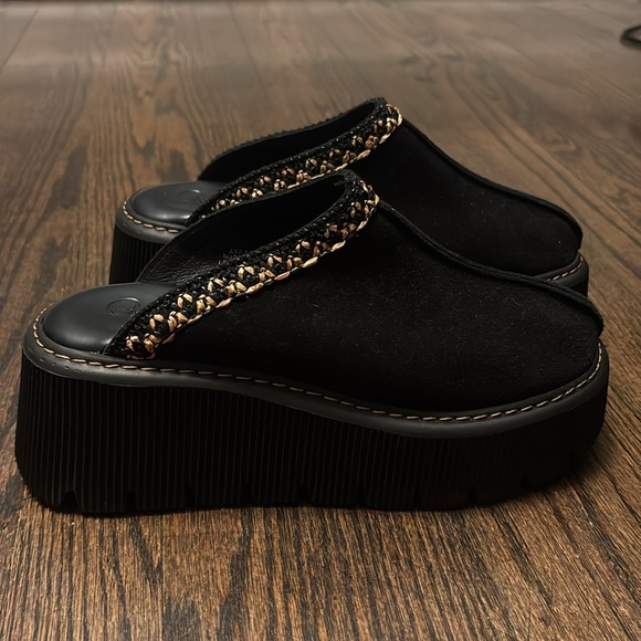 Carlo Pera | Shoes | Carlo Pera Leather Black Mules With Chain Detail ...